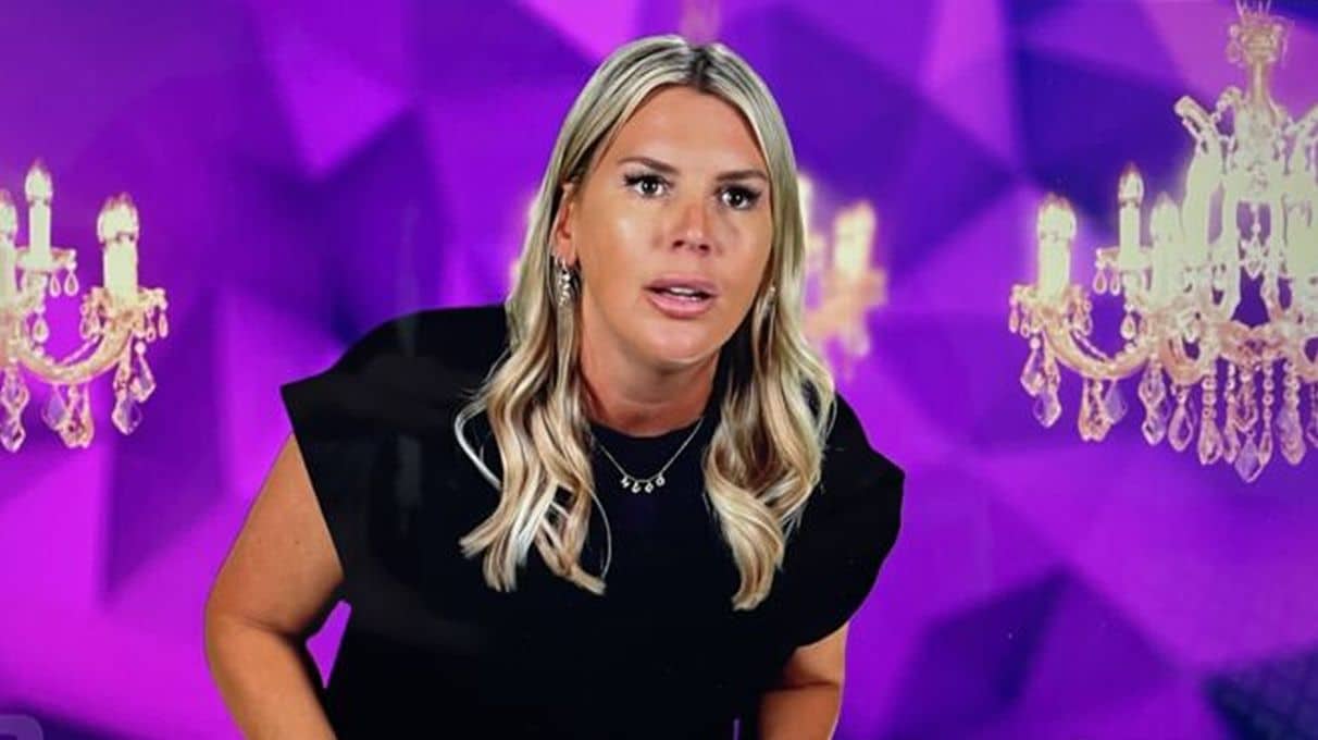 Les Cinquante: Amélie Neten très énervée contre Simon Castaldi elle ...