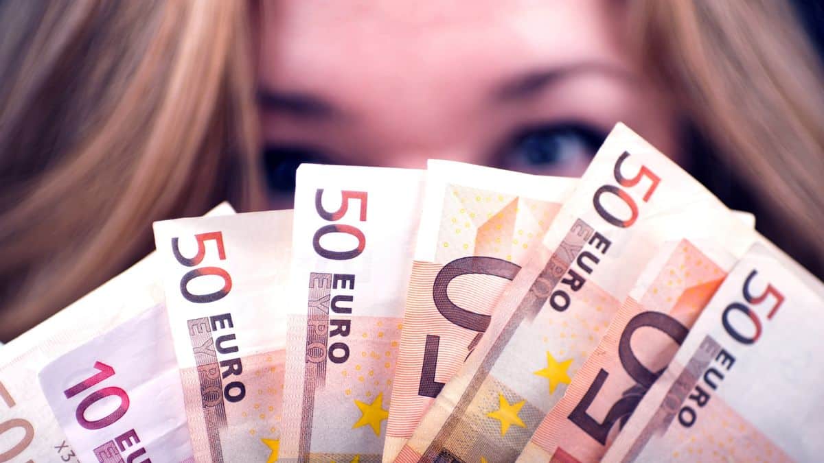 Ces Signes Du Zodiaque Vont Gagner Une Grosse Somme Dargent En 2024