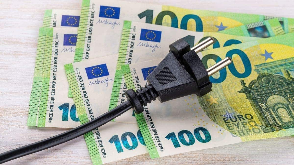 Cette technique super facile pour baisser sa facture d’électricité de 100 euros sans changer ses ...